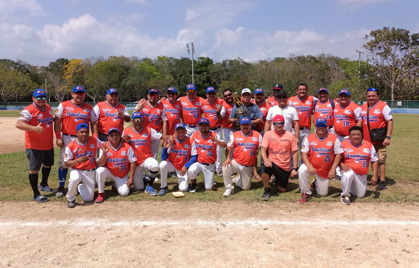 Maya Luum, tricampeón del Softbol Dominical de Playa del Carmen ...