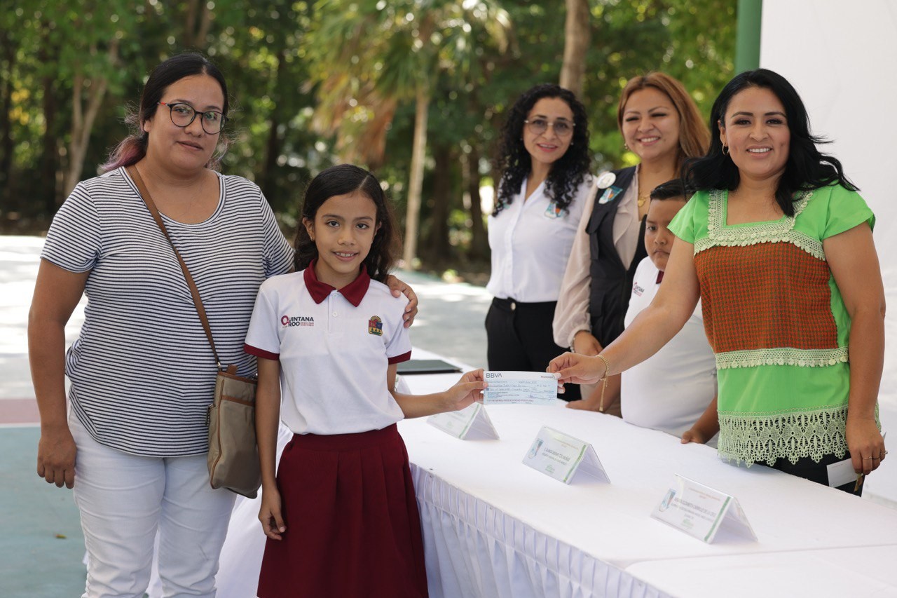 Concluye administración de Puerto Morelos pago de becas escolares del ...